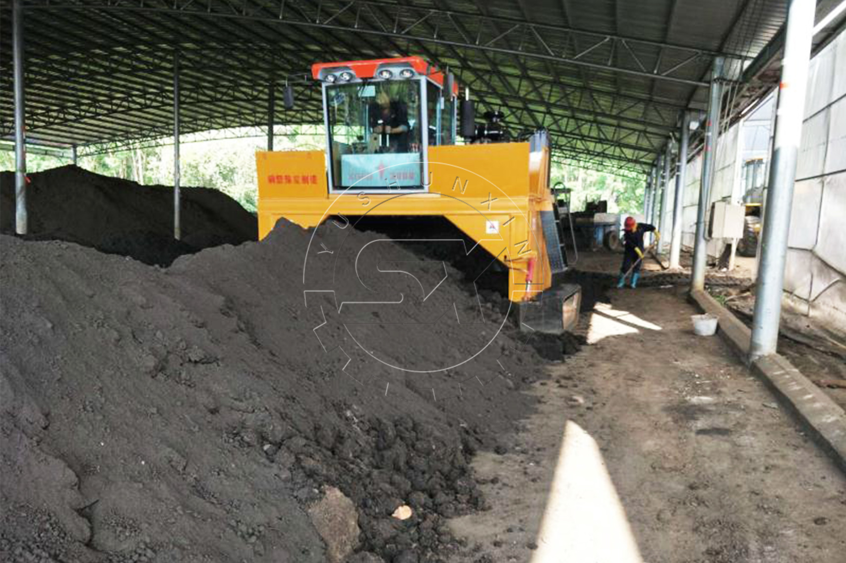 Windrow Type Composting Machine in Columbia |Organic Fertilizer Making